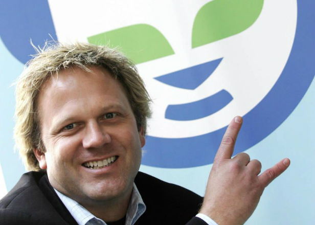 Napster returns in Canada as music streaming service